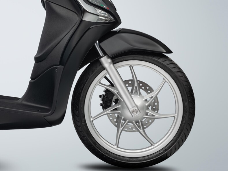Piaggio Liberty: 125cc high wheel scooters